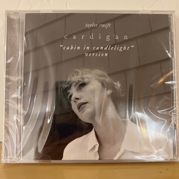 Taylor Swift | Media | Sealed Taylor Swift Cabin In Candlelight ...